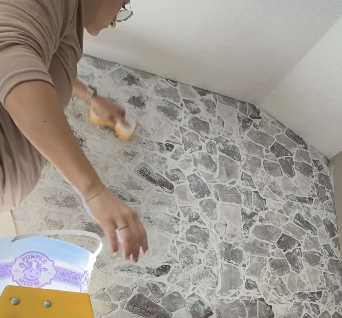 DIY Faux Stone Accent Wall: A FAST way to achieve a completely ...